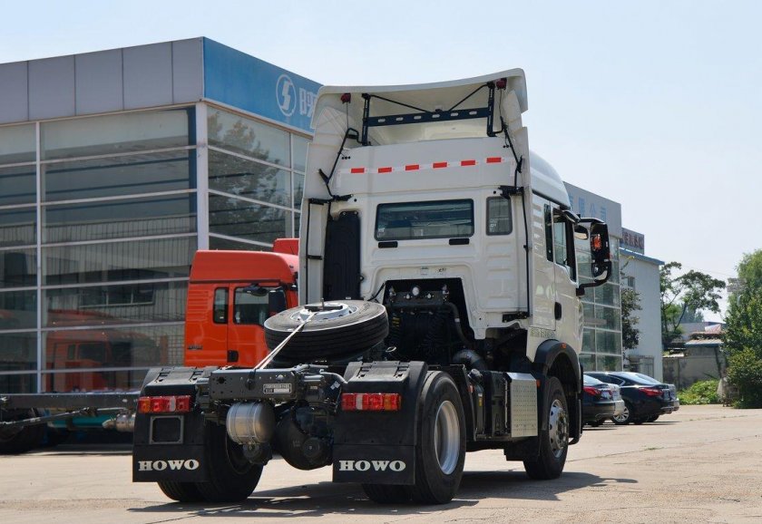 HOWO TX 4×2 380HP Euro 2 Tractor Truck for Sale